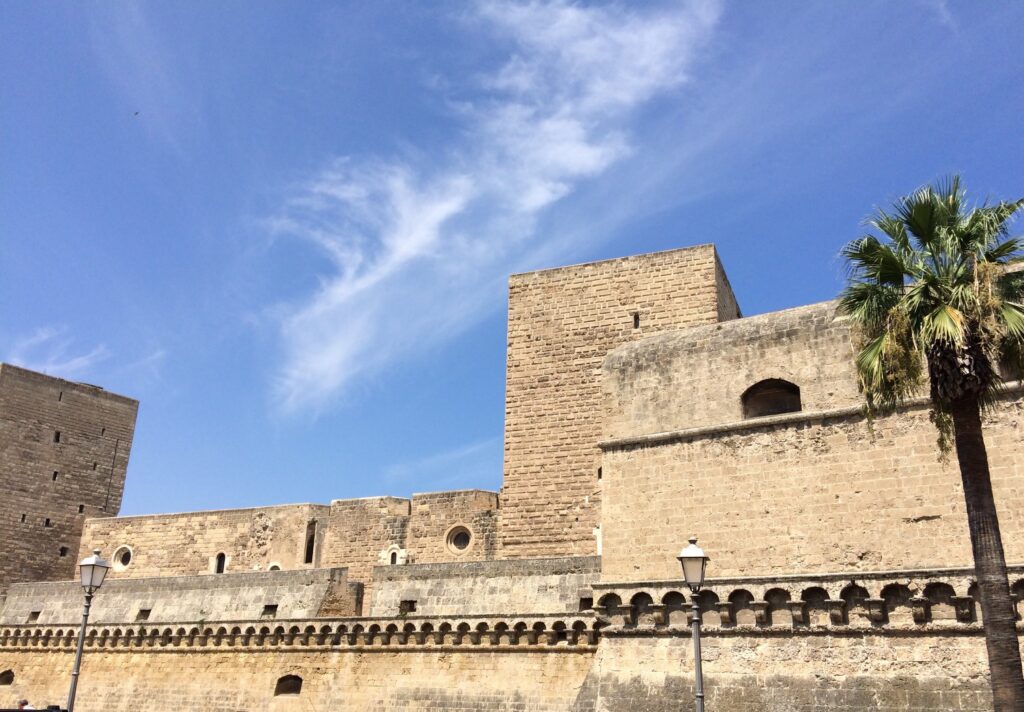 Ontdek de geschiedenis van Bari in Castello Normanno Svevo - Bari
